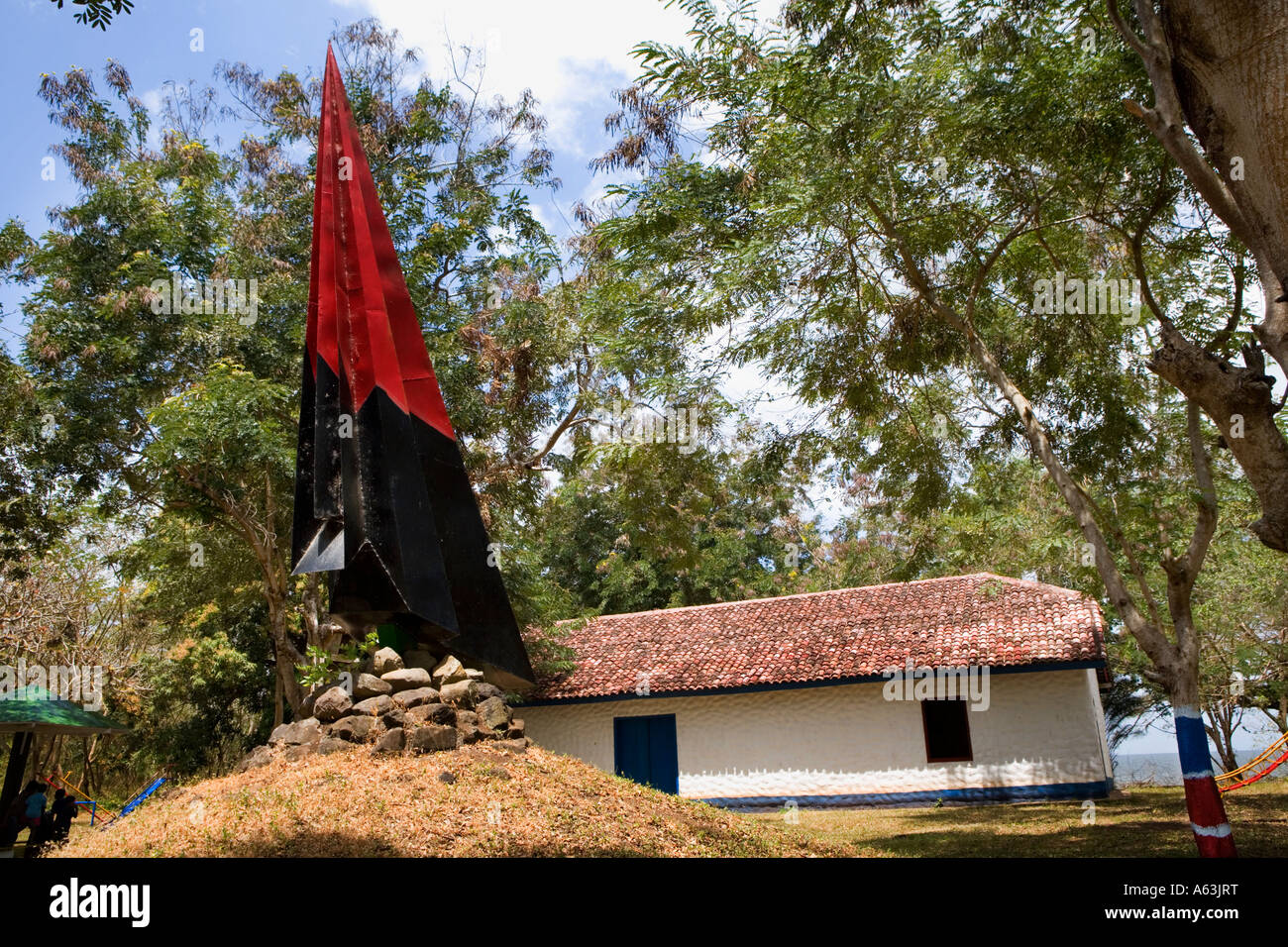 Sandinista monument adjacent Iglesia Nuestra Senora Isla Mancarron ...