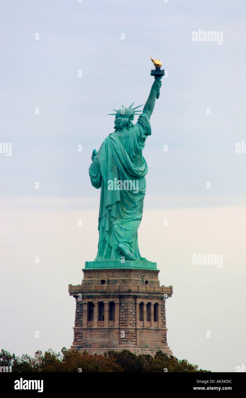 Statue of Liberty Back side New york statues NY Stock Photo - Alamy