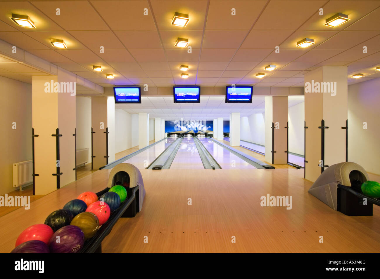 Bowling area hi-res stock photography and images - Alamy