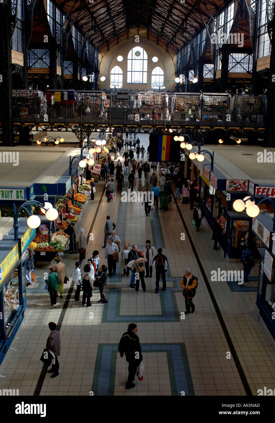 indoor market budapest Stock Photo - Alamy