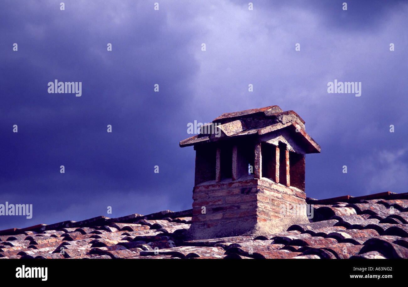 Chimney house tuscany italy hi-res stock photography and images - Alamy