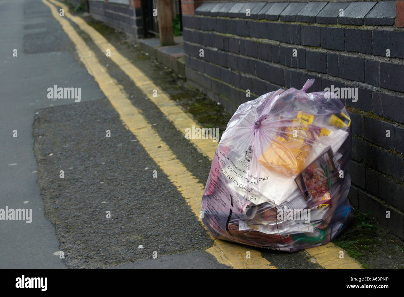 Refuse waiting to be collected hi-res stock photography and images - Alamy