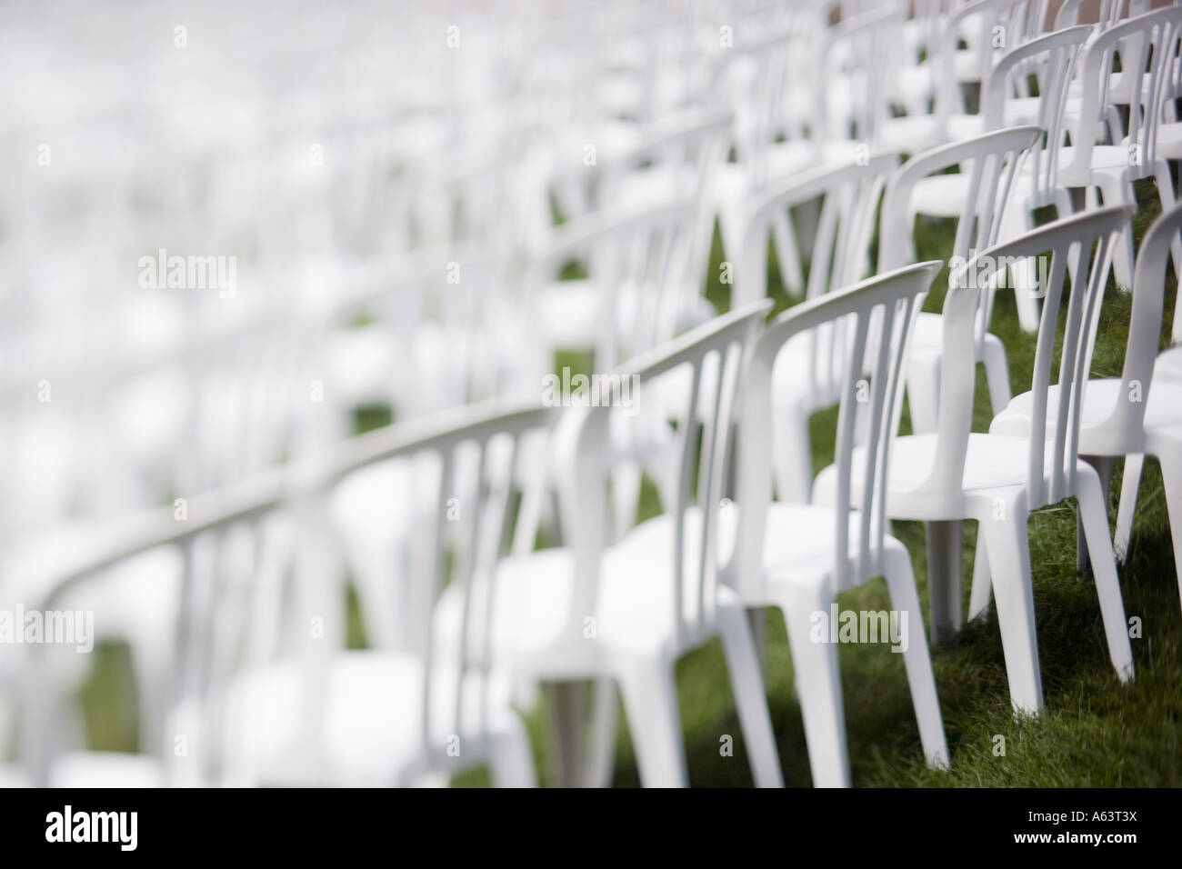 Plastic wedding chairs hi-res stock photography and images - Alamy