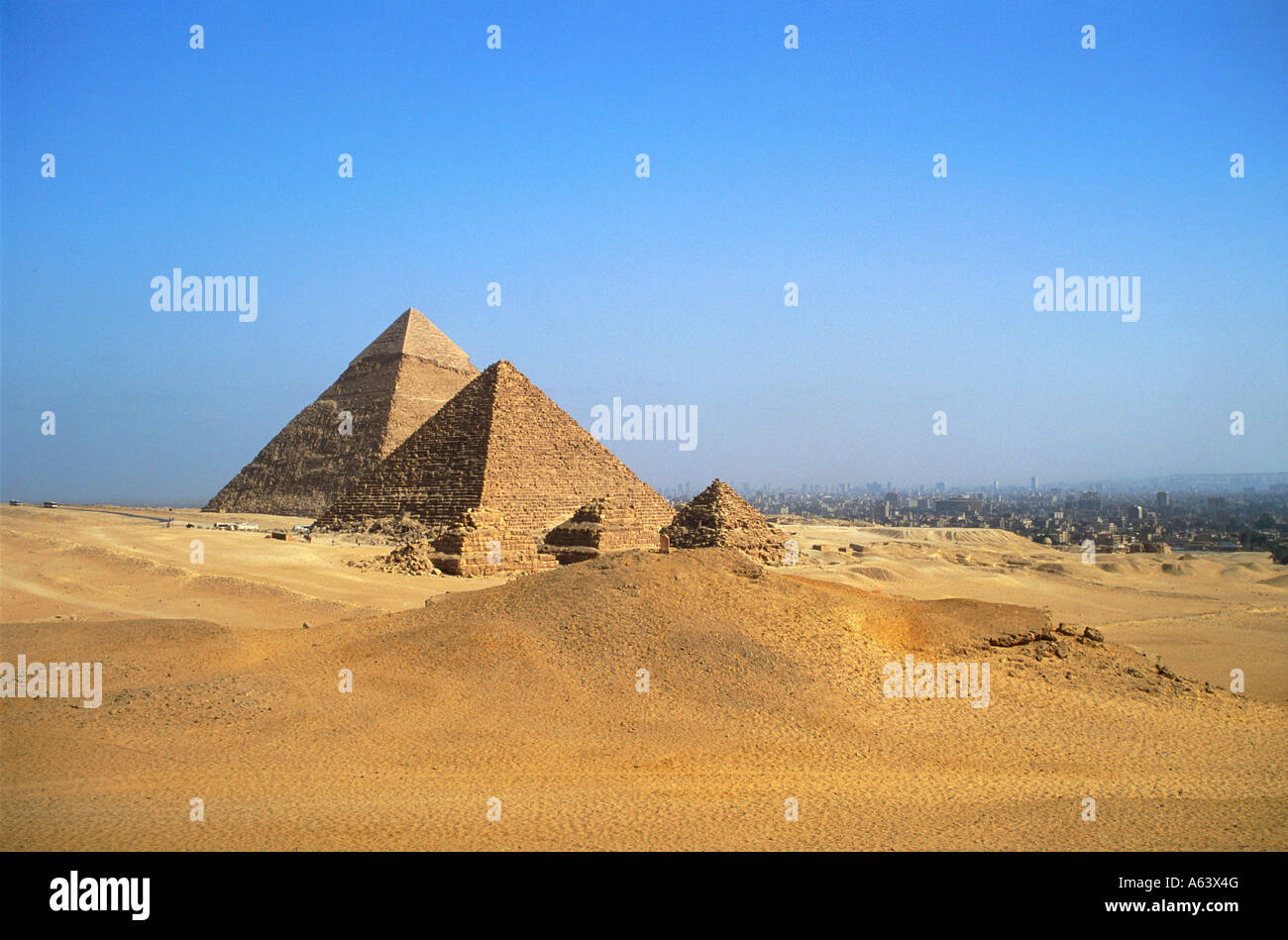 pyramid of kephren behind and pyramid of mykerinos front area of gizeh ...