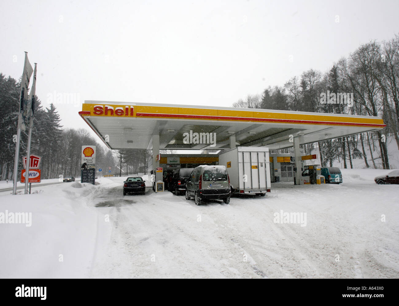 Shell gas station in winter, Saxony, Germany Stock Photo - Alamy