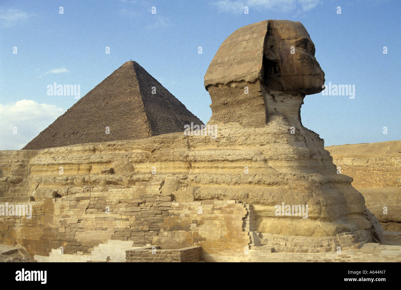 sphinx pyramid egypt Stock Photo - Alamy