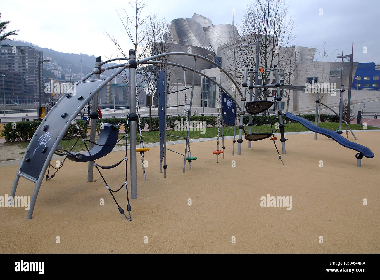 THE GUGGENHEIM MUSEUM IN BILBO BILBAO CITY BIZKAIA VIZCAYA EUZKADI ...
