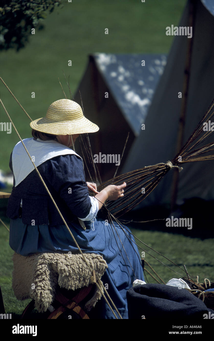Medieval basket weaving hi-res stock photography and images - Alamy