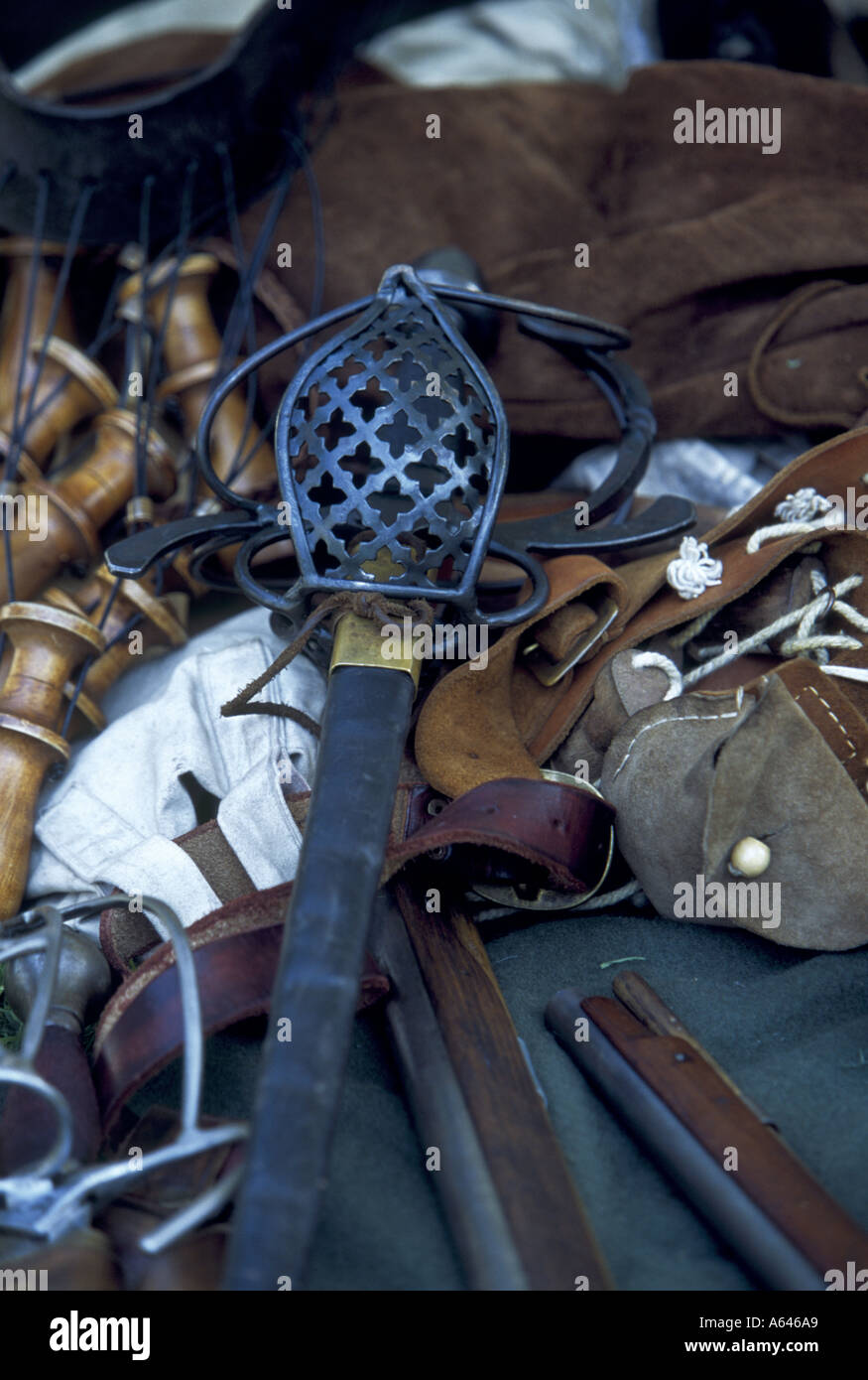 Medieval weapons of war hi-res stock photography and images - Alamy