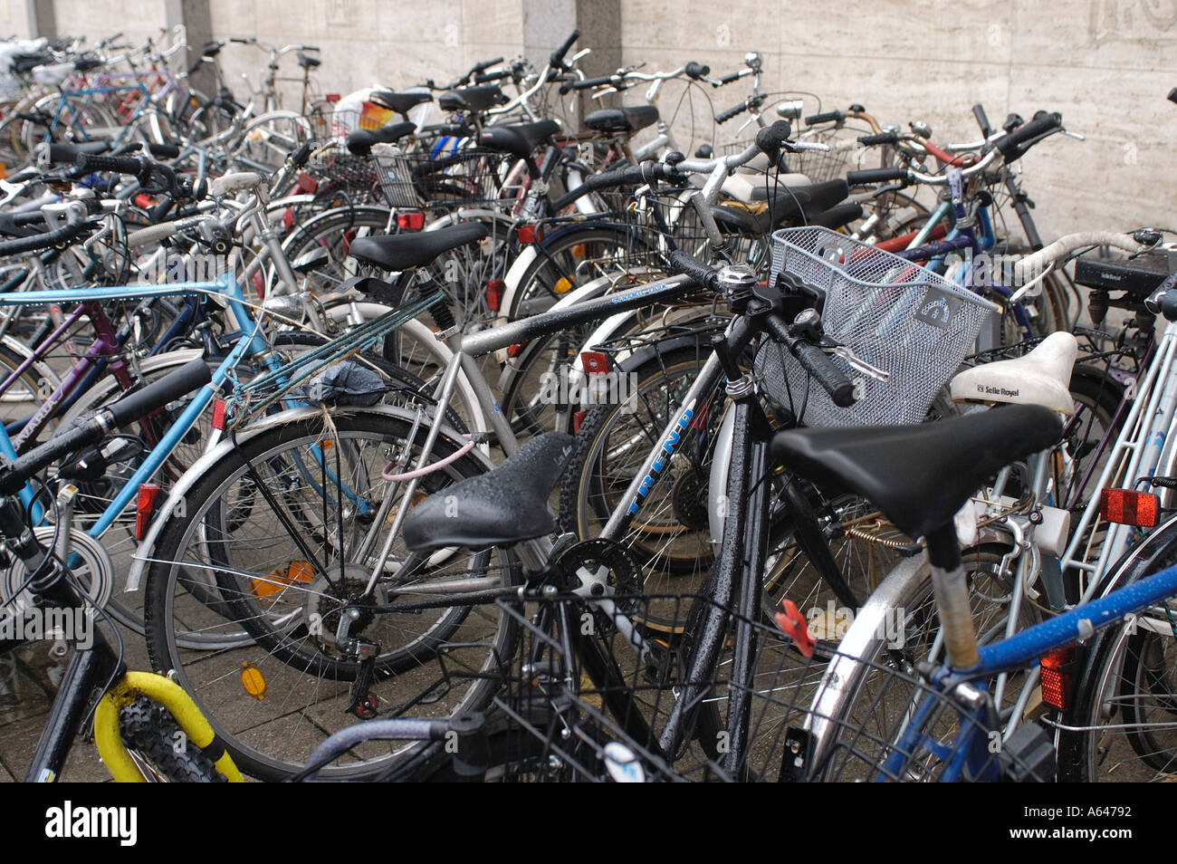 Many bicycles at the Main Railway station Munich Stock Photo - Alamy