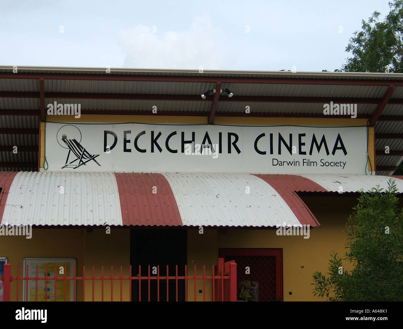 Deckchair cinema darwin hi-res stock photography and images - Alamy