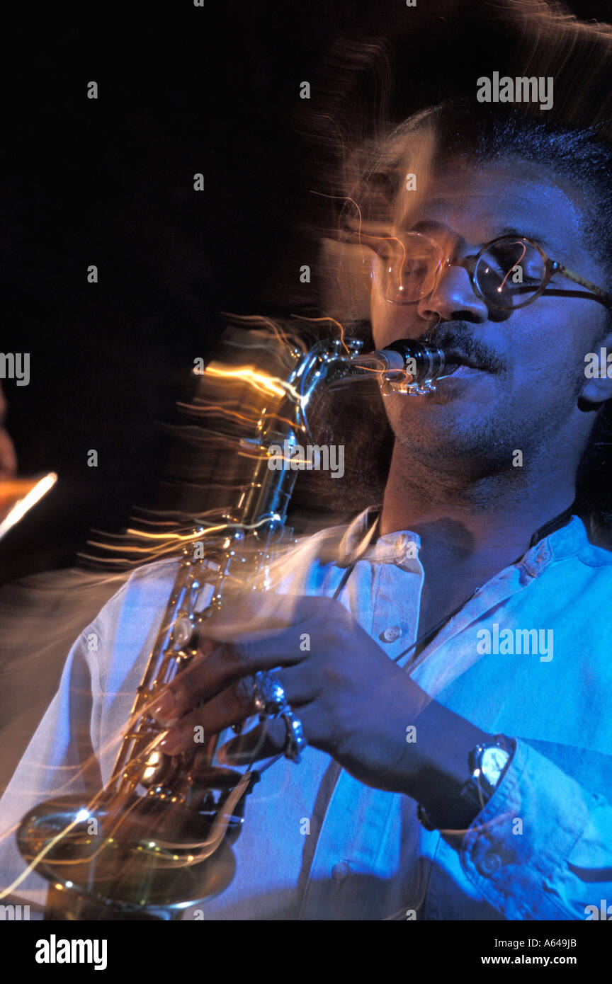 Jazz saxaphone player Stock Photo - Alamy