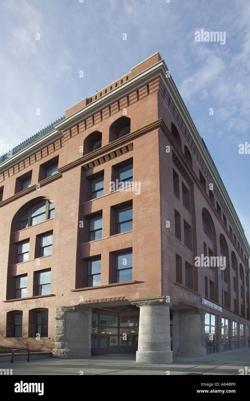 Four story brick building hi-res stock photography and images - Alamy