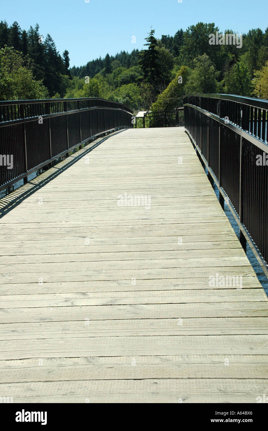 Woods wooden fence railing hi-res stock photography and images - Alamy