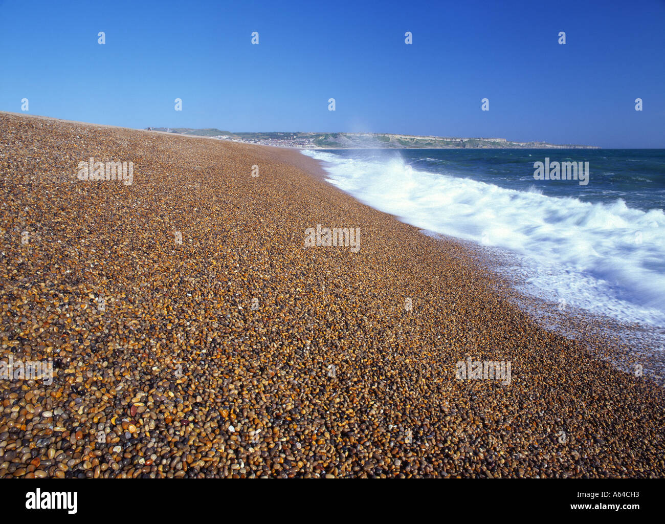 Chesil beach in Dorset linear storm beach Stock Photo - Alamy