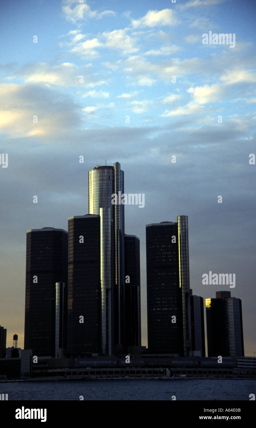 USA Detroit Renaissance Building and city skyline Stock Photo - Alamy