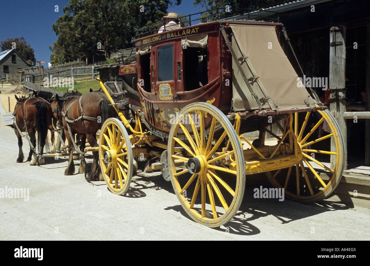 Old victorian coach and horse hi-res stock photography and images - Alamy