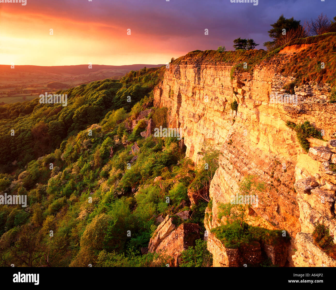 Whitestone Cliff at sunset near Sutton Bank in the North York Moors ...