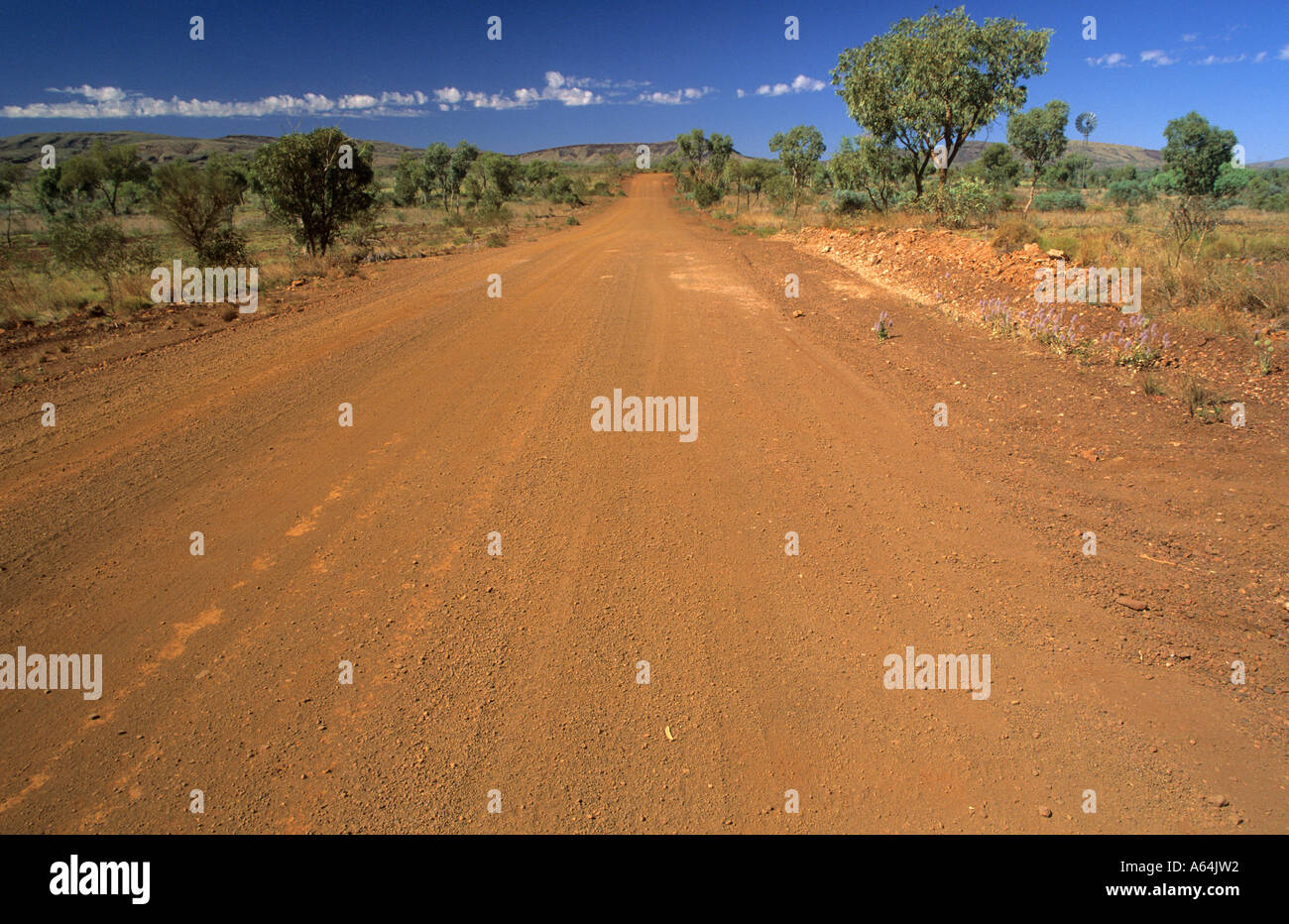 Dirt road in the Karijini National Park, Hamersley Range, Pilbara ...
