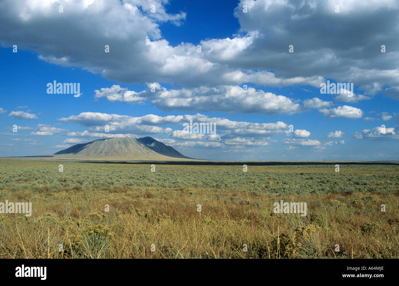 Vastness volcanoes hi-res stock photography and images - Alamy