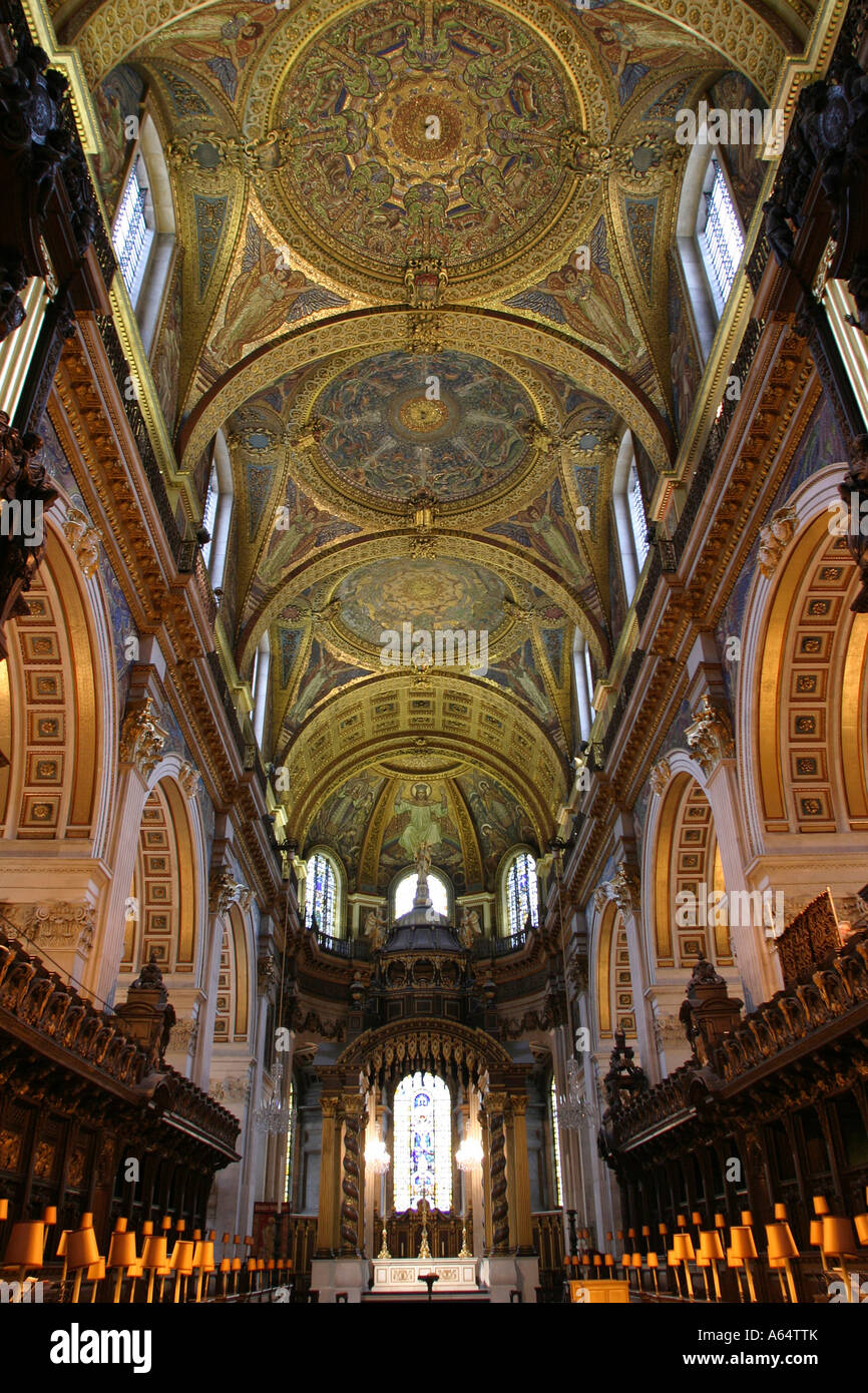 UK London Saint Pauls Cathedral the apse and quire ceiling Stock Photo ...
