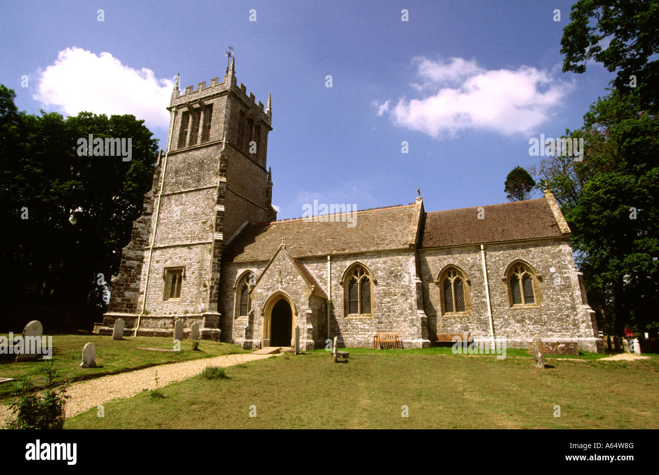 St andrews church lulworth hi-res stock photography and images - Alamy