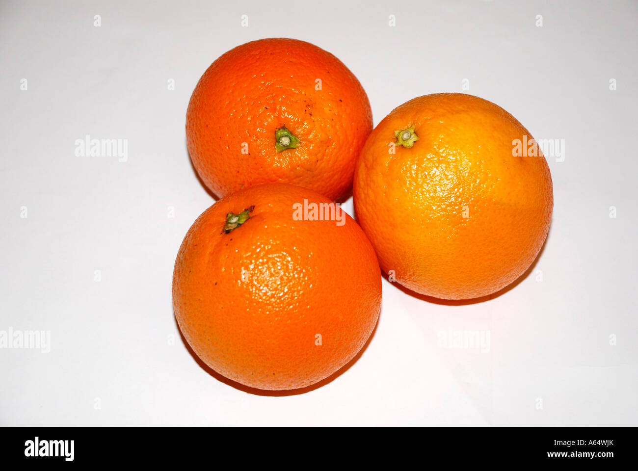 Three whole oranges hi-res stock photography and images - Alamy