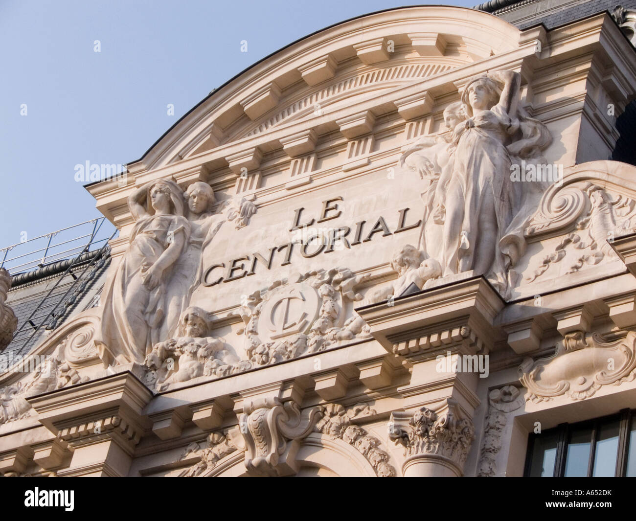 A typical haussmannian building, Second Arrondissement, Paris, France ...