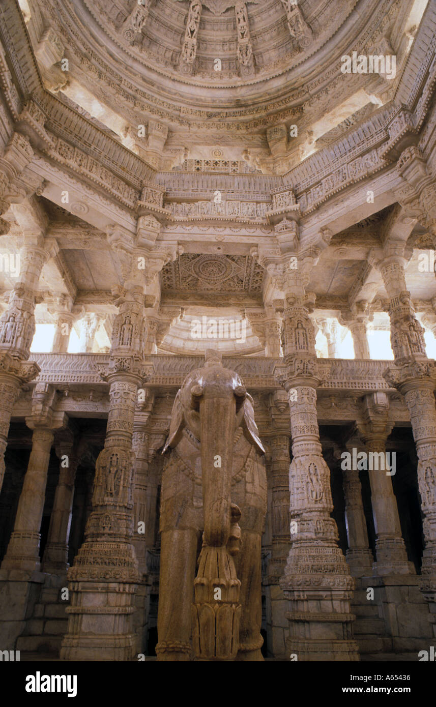India Ranakpur Jain temple interior Stock Photo - Alamy