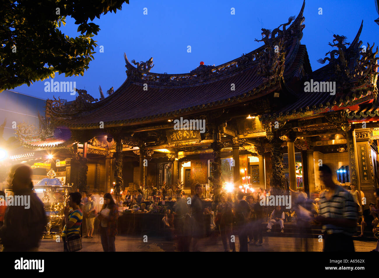 Longshan Temple at night Stock Photo - Alamy