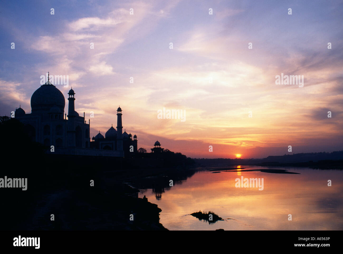 The Taj Mahal from across the Yamuna River Agra Stock Photo - Alamy