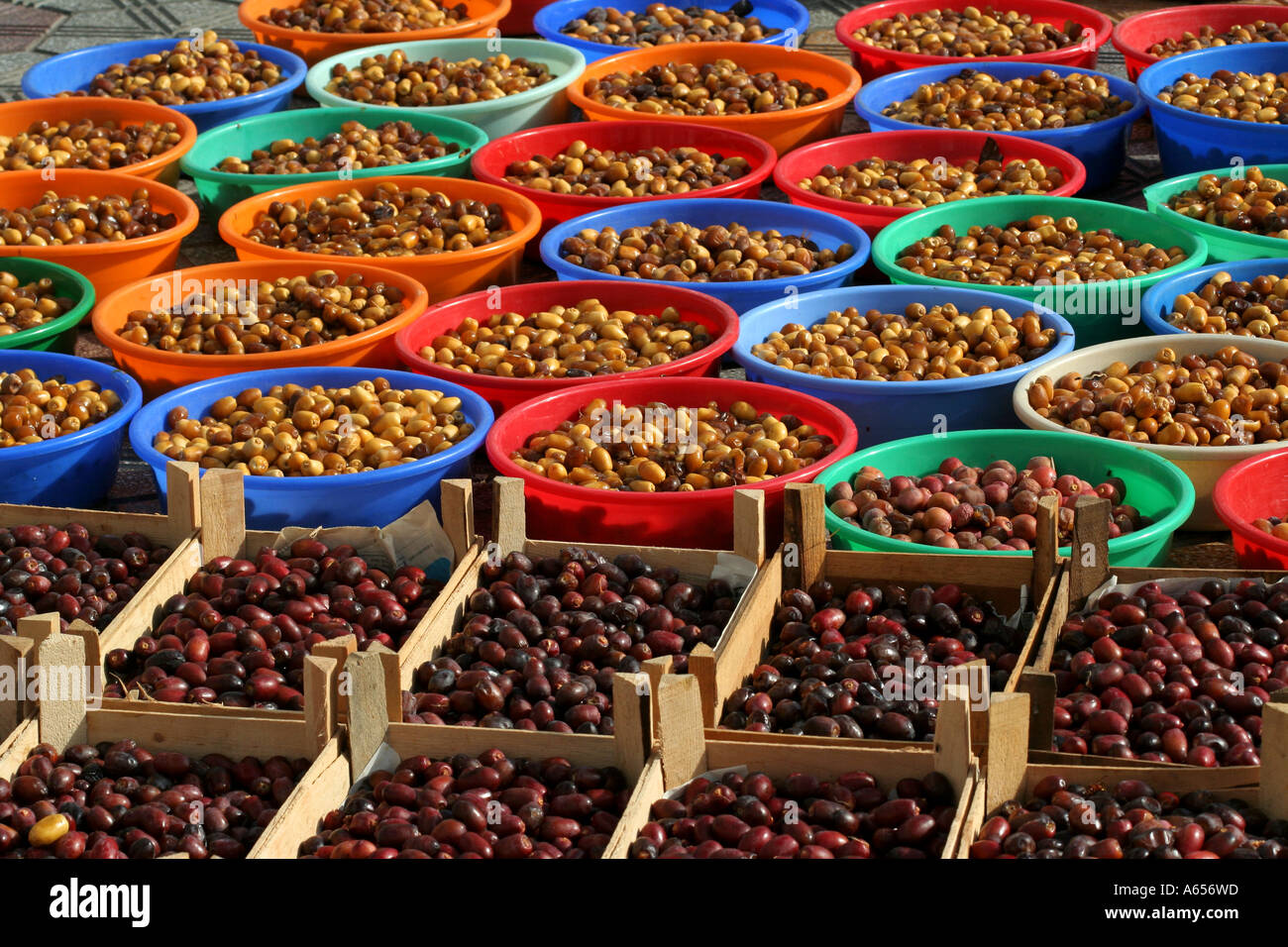 Selling dates at the market in Muscat, Oman Stock Photo - Alamy