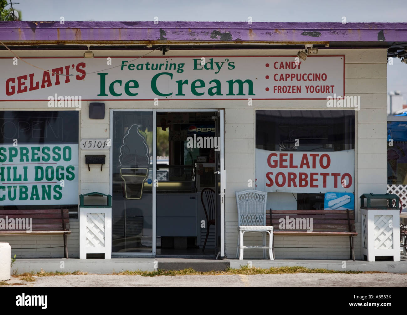 Small store selling ice cream Stock Photo - Alamy