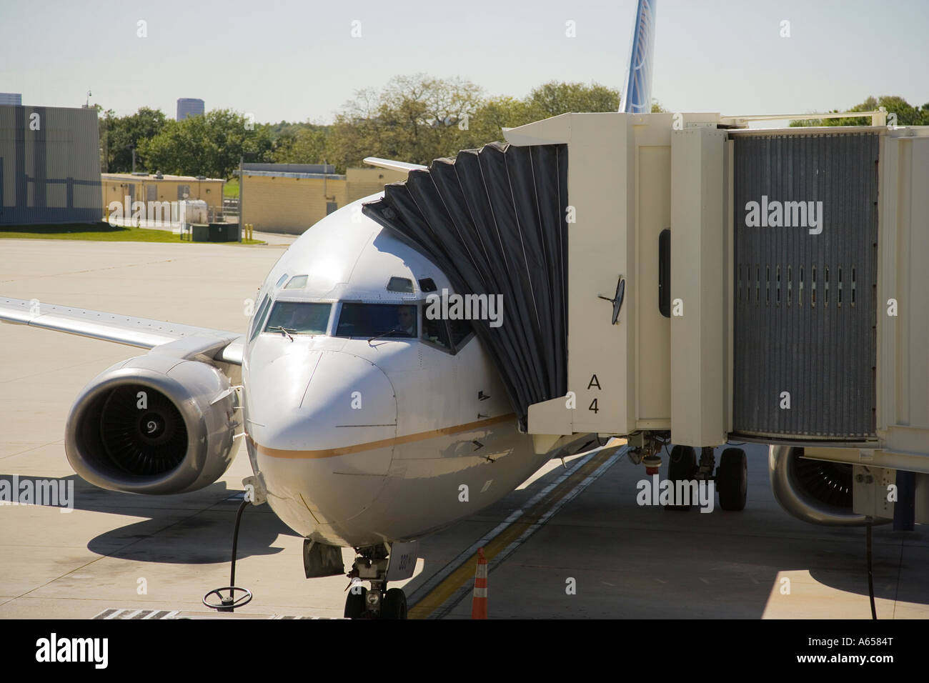 Airplane ramp hi-res stock photography and images - Alamy