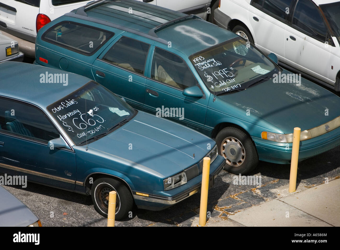 Automobiles used hi-res stock photography and images - Alamy