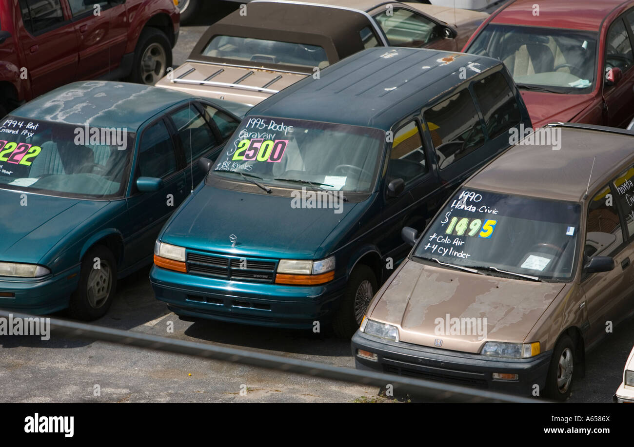 Automobiles used hi-res stock photography and images - Alamy