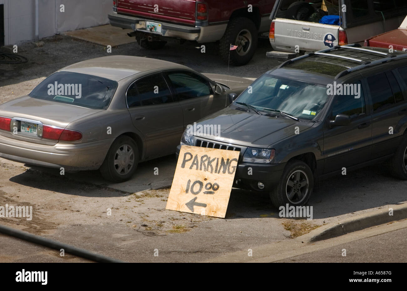 Sign at a parking lot Stock Photo - Alamy