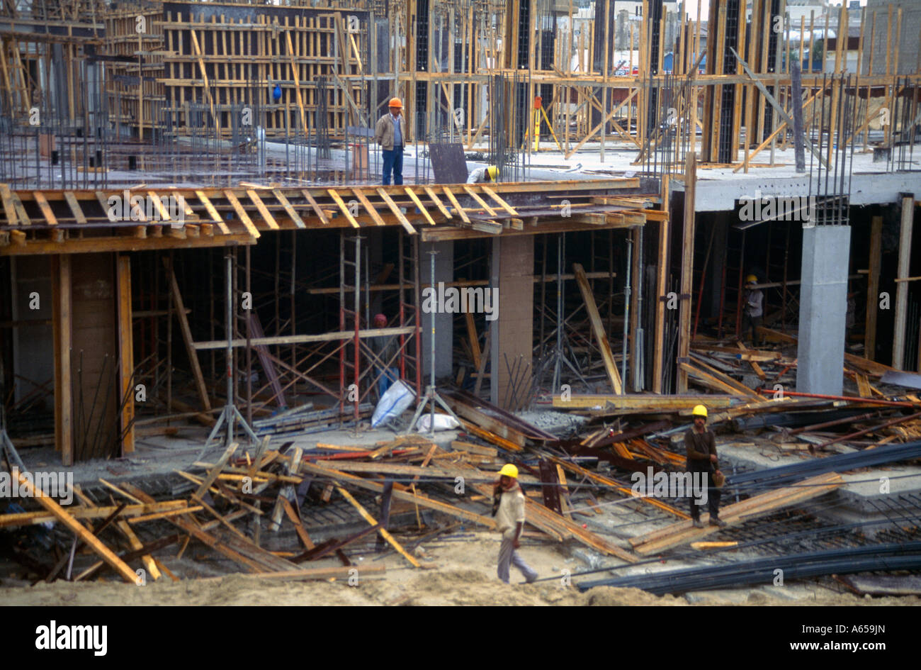 Kuwait city kuwait construction hi-res stock photography and images - Alamy