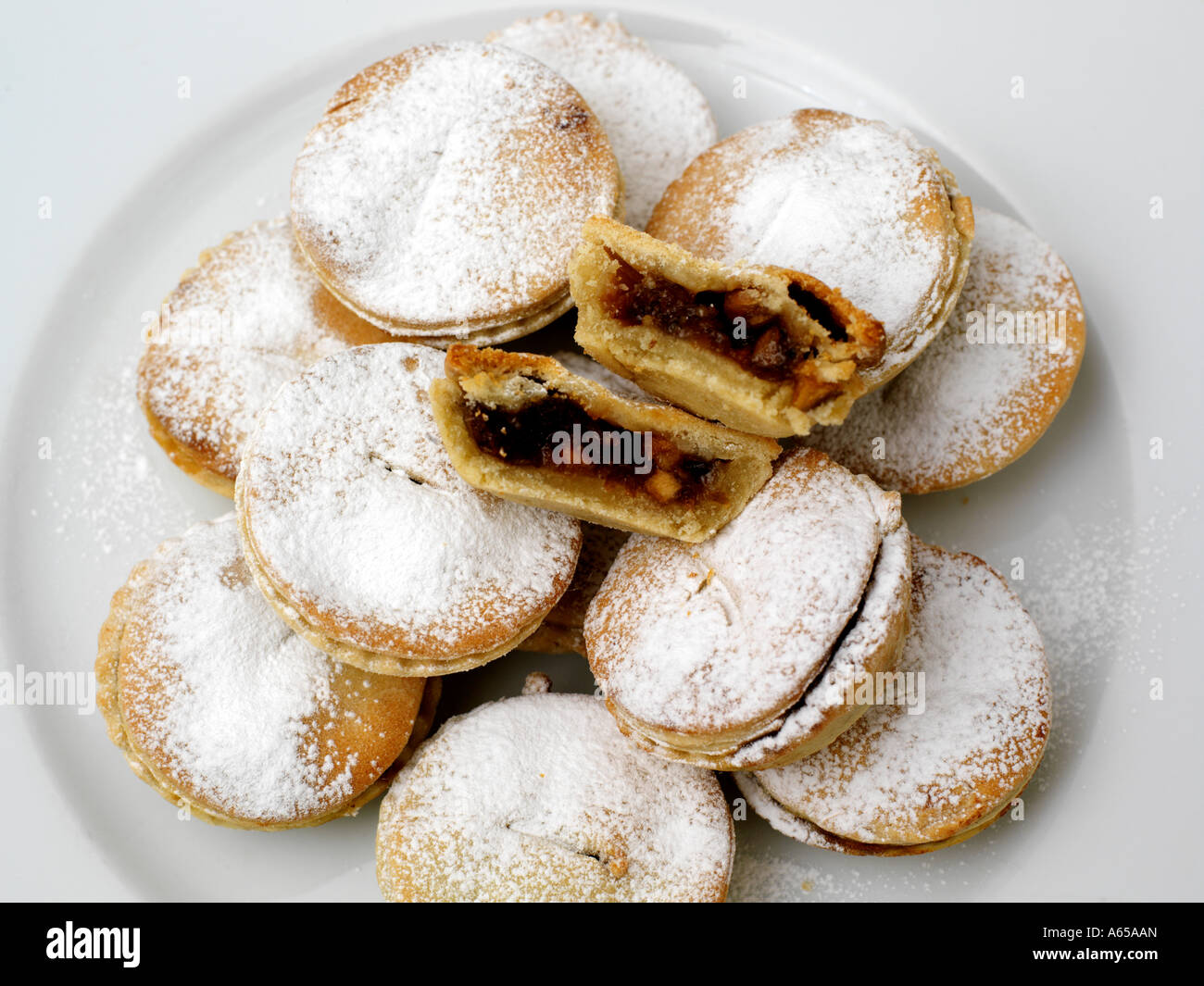 Home Baked Mince Pies with One Cut Open on Plate Stock Photo - Alamy