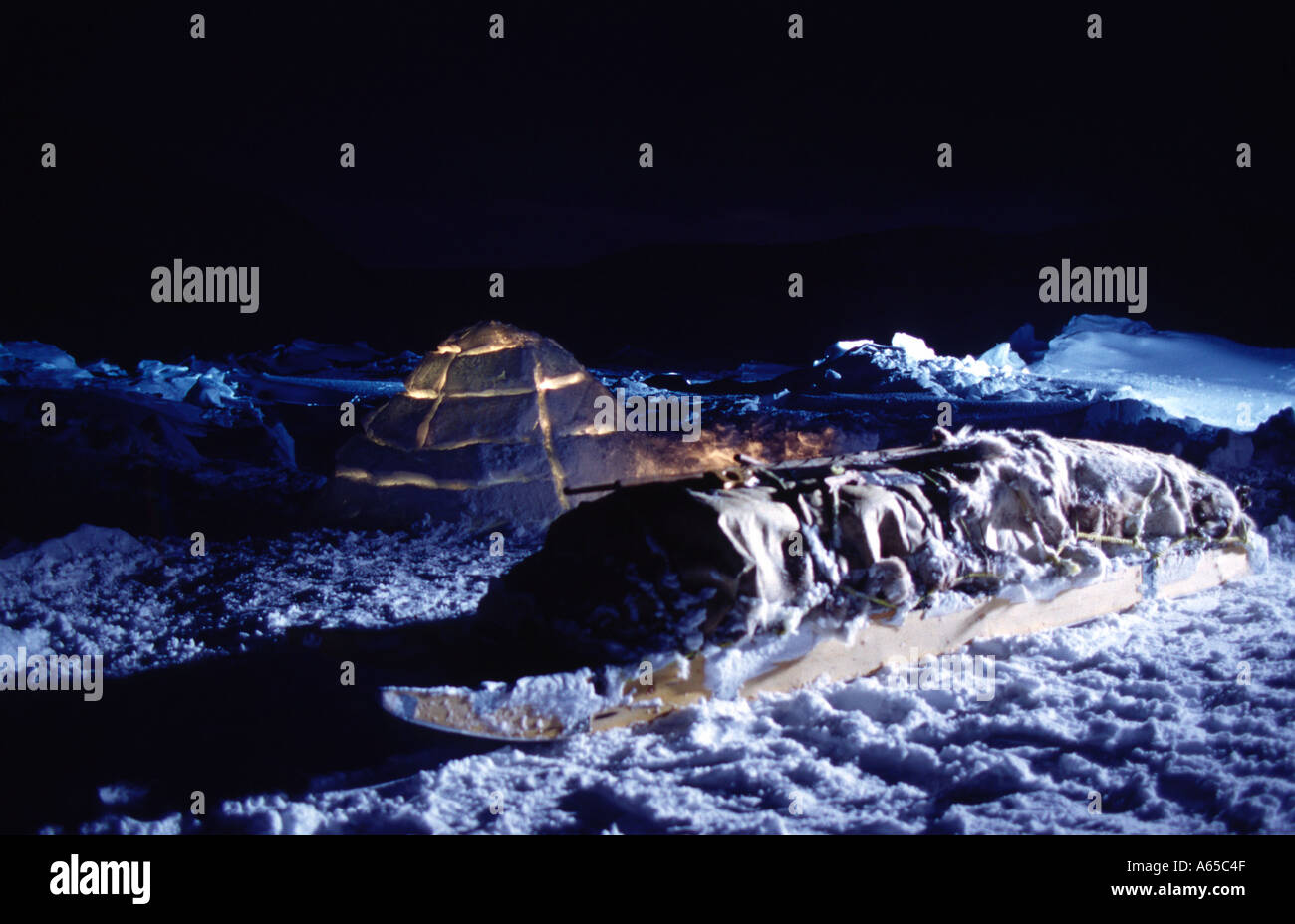 Igloo at night Stock Photo - Alamy
