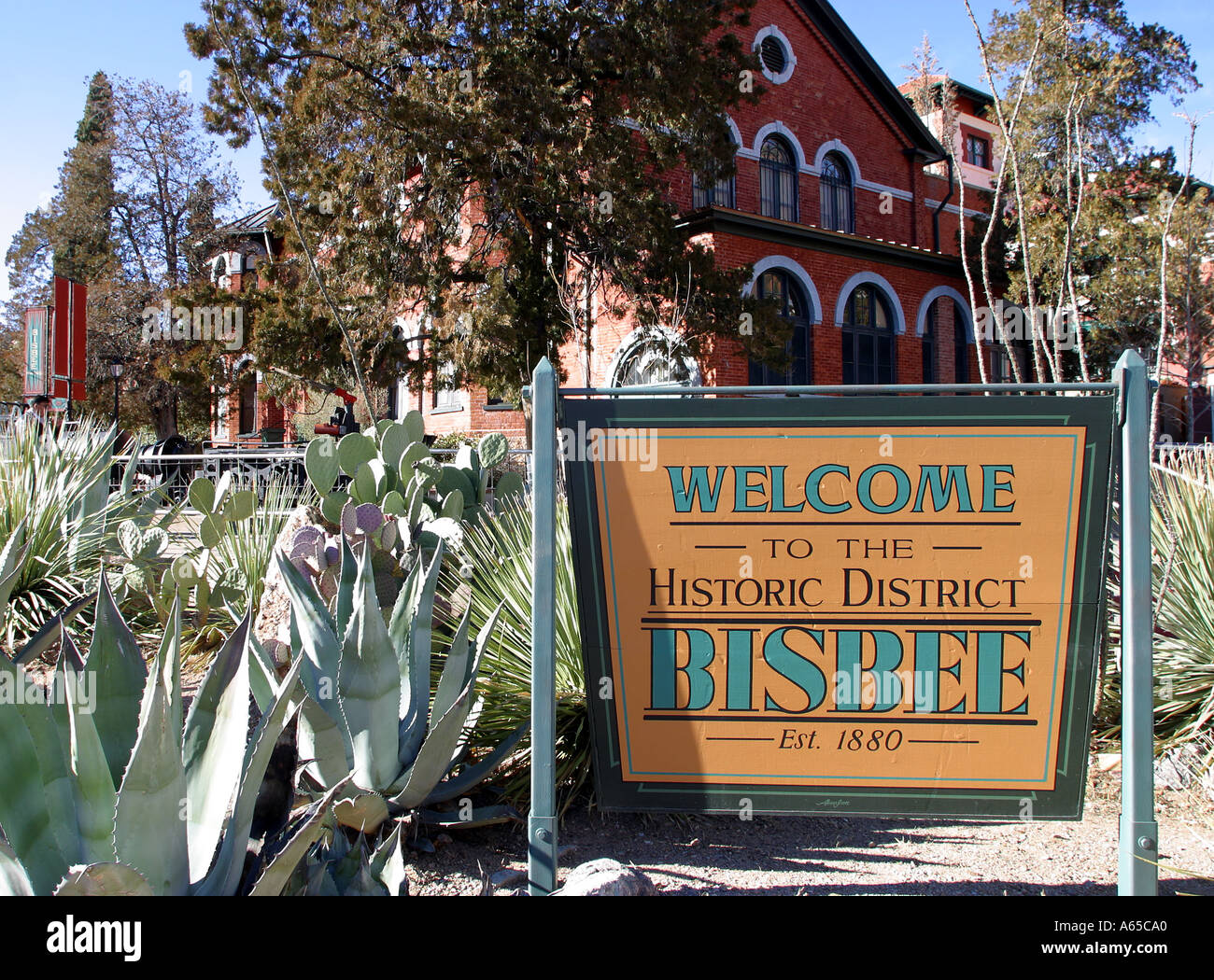 Welcome to Bisbee sign Arizona USA Stock Photo - Alamy