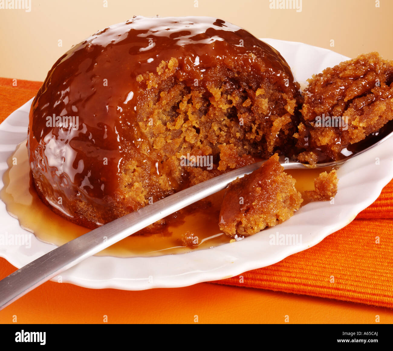 STICKY TOFFEE PUDDING Stock Photo - Alamy