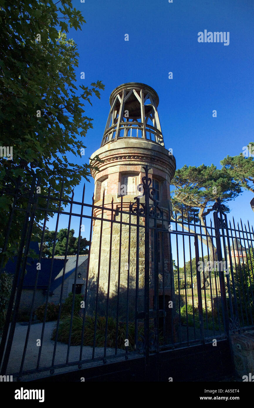 PORT-RIOU ANCIENT LIGHTHOUSE DINARD BRITTANY FRANCE Stock Photo - Alamy
