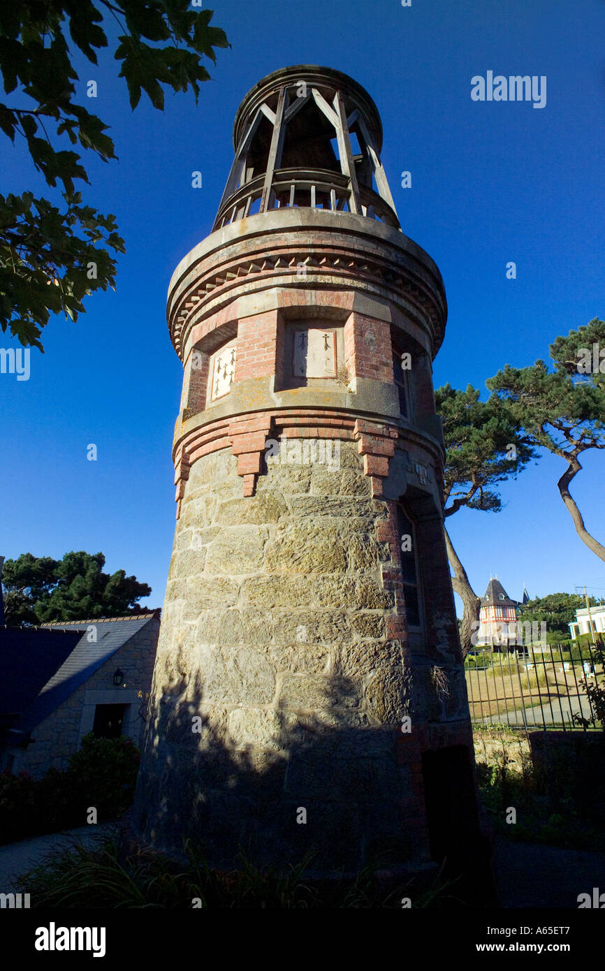 PORT-RIOU ANCIENT LIGHTHOUSE DINARD BRITTANY FRANCE Stock Photo - Alamy
