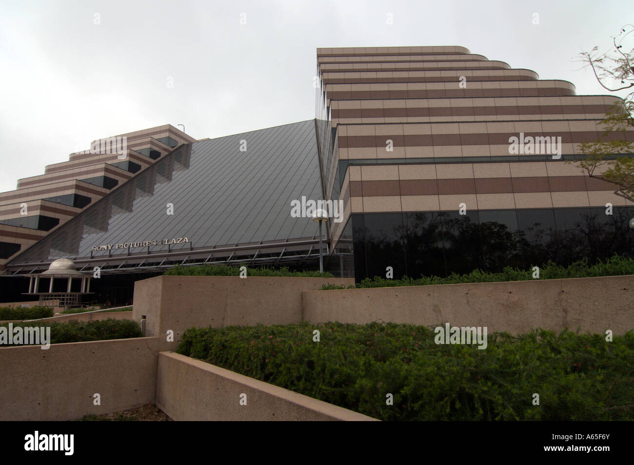 Sony pictures plaza in hi-res stock photography and images - Alamy