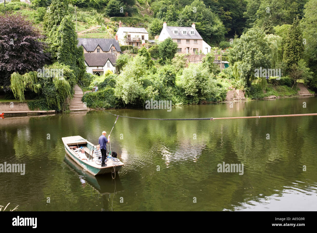 Ferry across the River Wye at Symonds Yat Stock Photo - Alamy