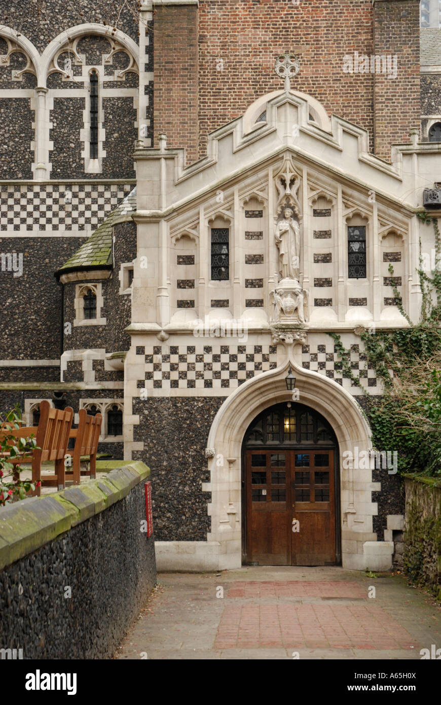 Church of st bartholomew hi-res stock photography and images - Alamy