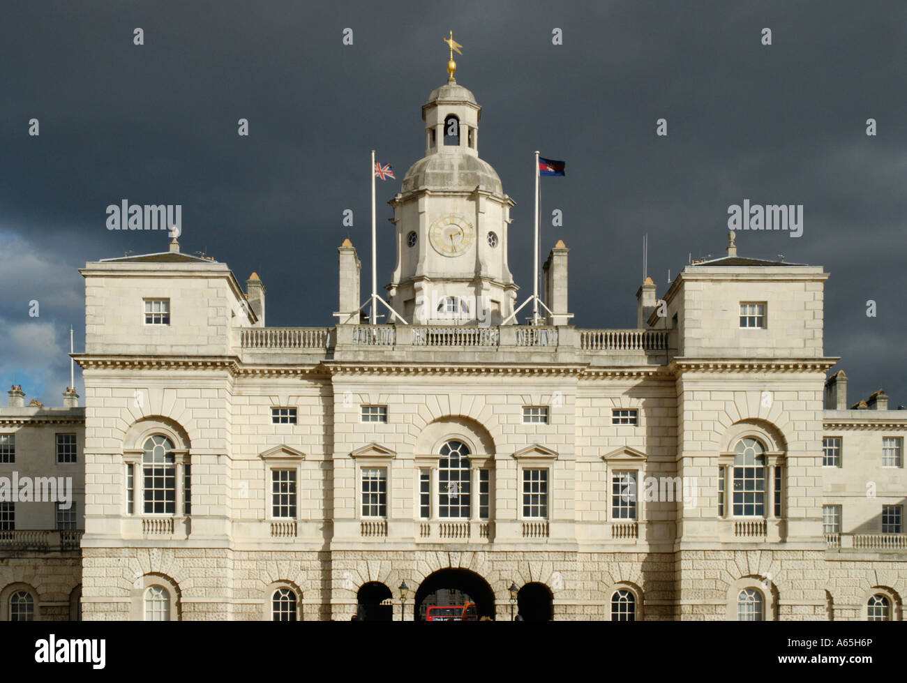 Horse guards building whitehall hi-res stock photography and images - Alamy