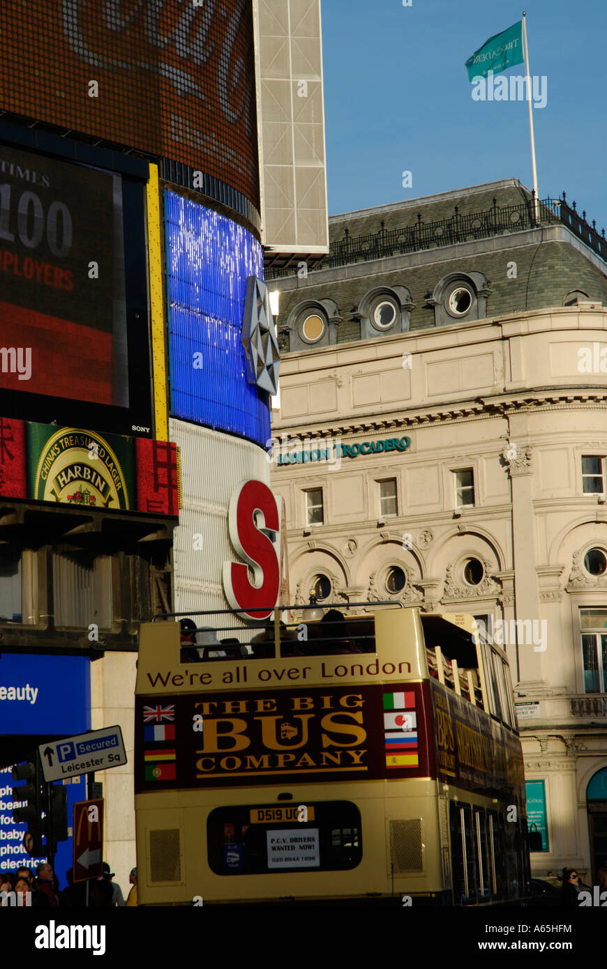 Bus adverts hi-res stock photography and images - Alamy
