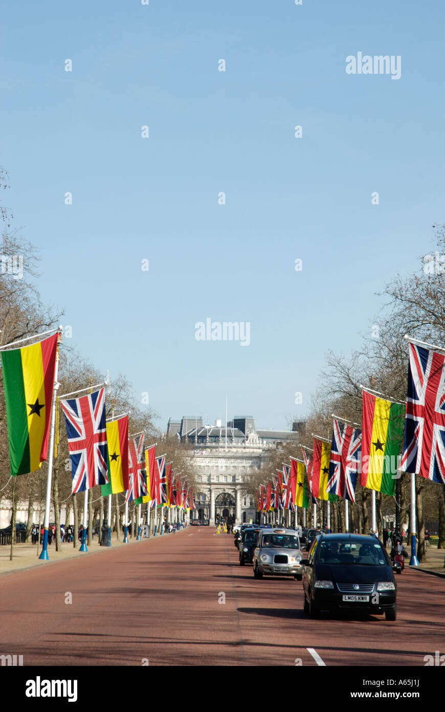 The mall flags hi-res stock photography and images - Alamy